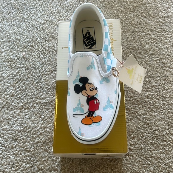 Vans | Shoes | Nwt In Box Vans Disney Mickey Mouse Sneakers For Adults ...